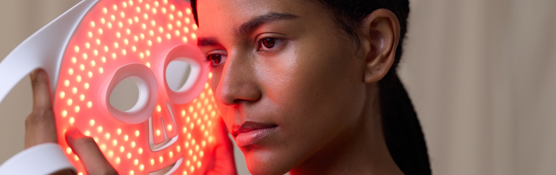 Reducing Redness: How LED Light Therapy Can Soothe Rosacea Symptoms ...